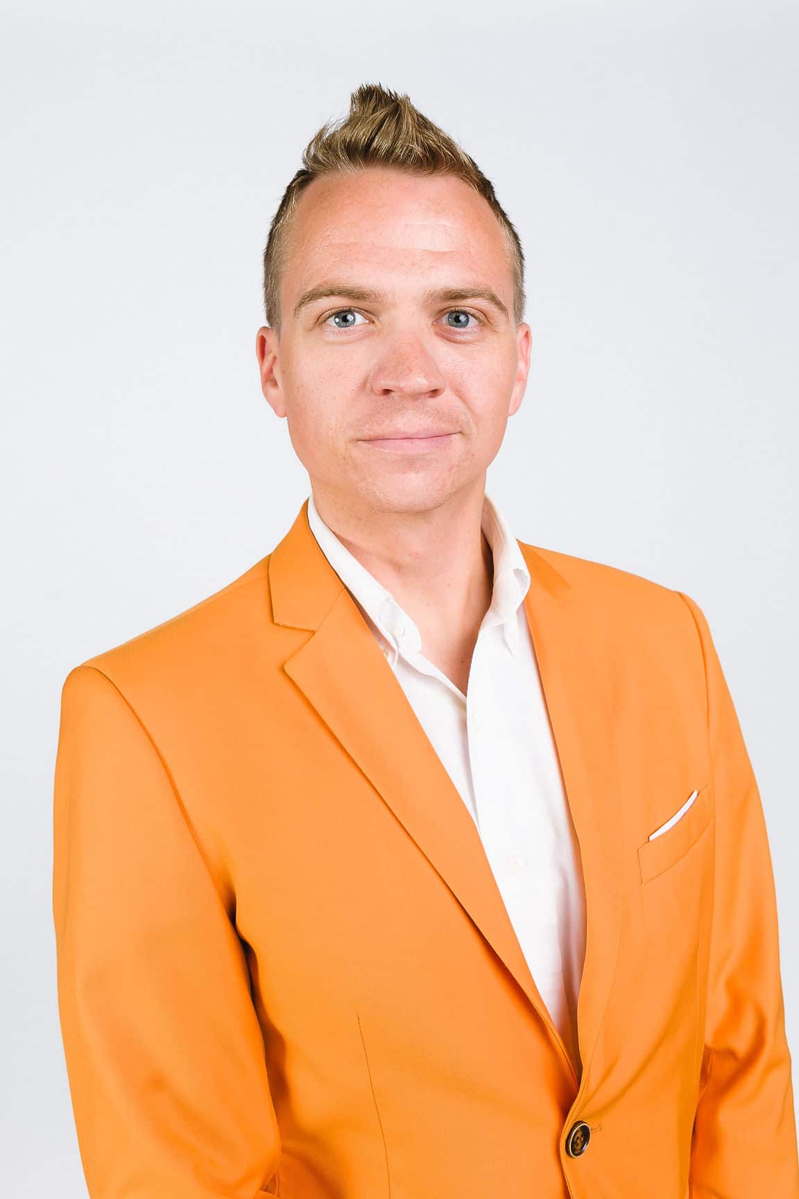 The Benefits of the New Real Estate Team Model - Showami